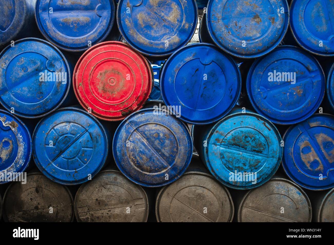 Barrel stacks hi-res stock photography and images - Alamy