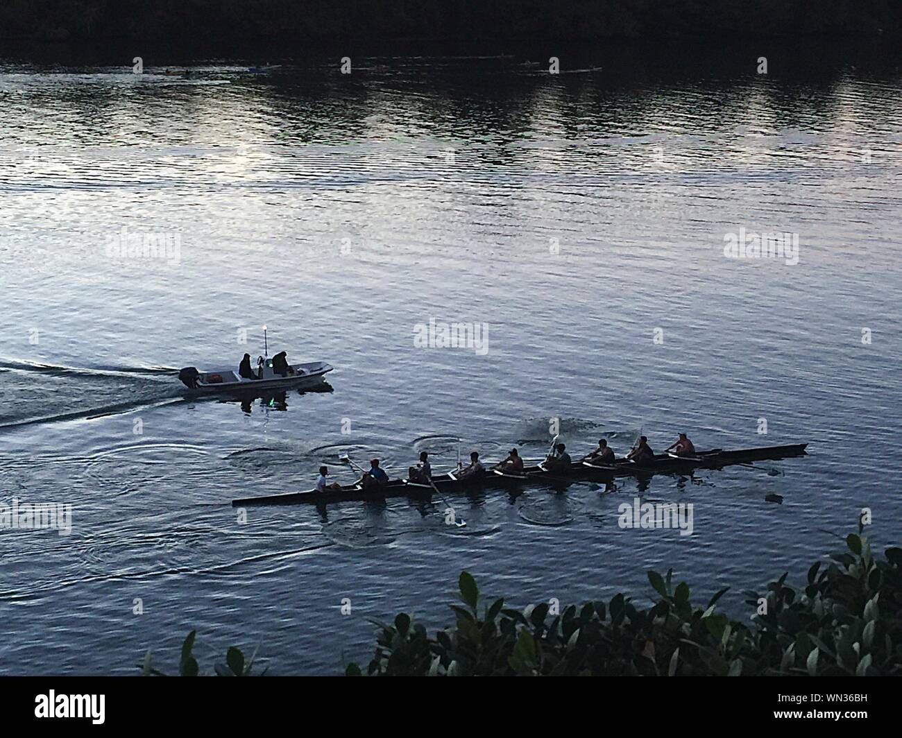 Men rowing hi-res stock photography and images - Alamy