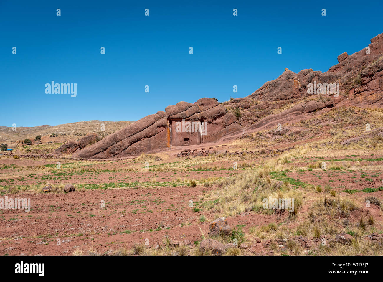 Gate of the Gods (Portal de Aramu Muru Stock Photo - Alamy