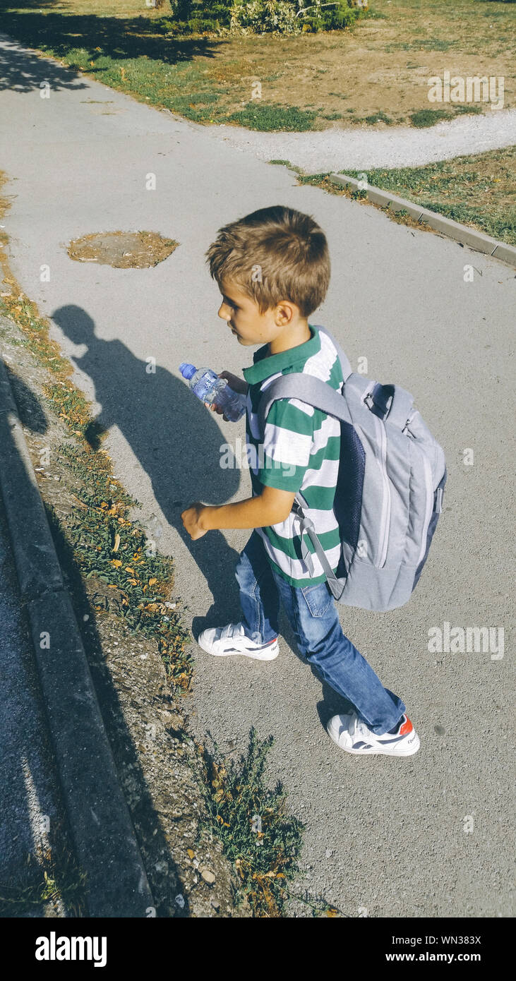 Full backpack hi-res stock photography and images - Alamy