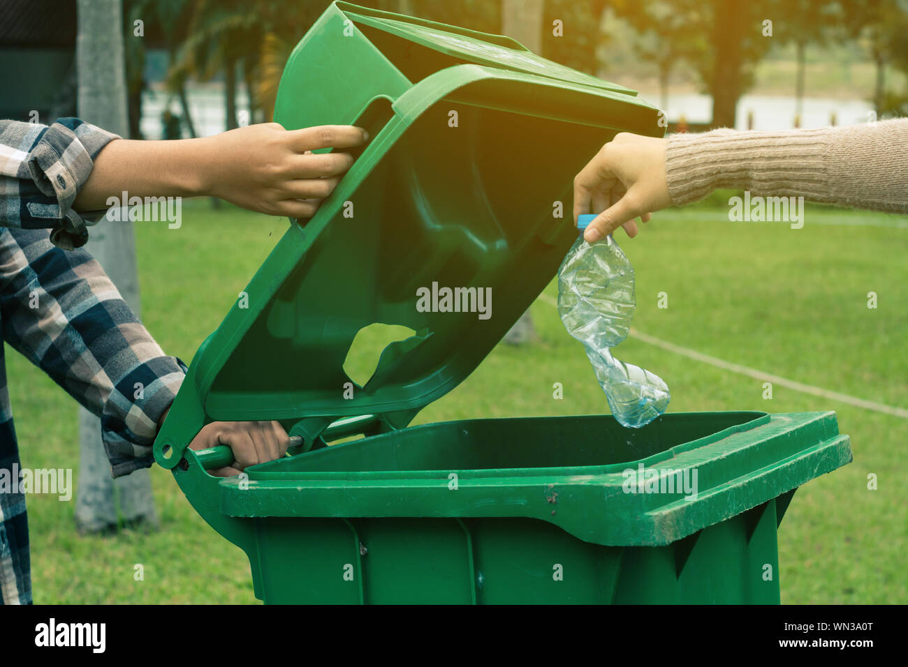 Dustbin park hi-res stock photography and images - Alamy