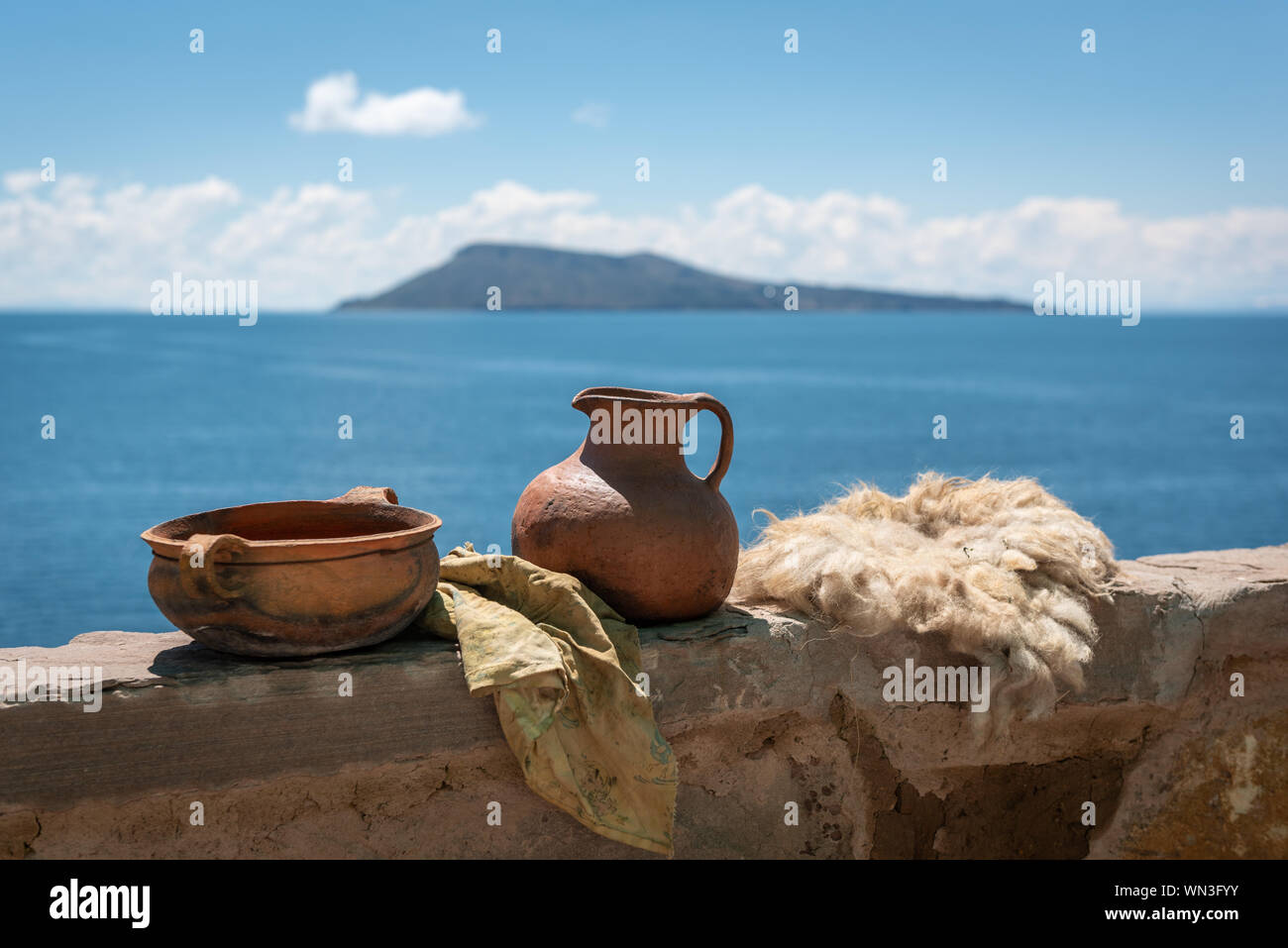 Peruvian pottery hi-res stock photography and images - Alamy