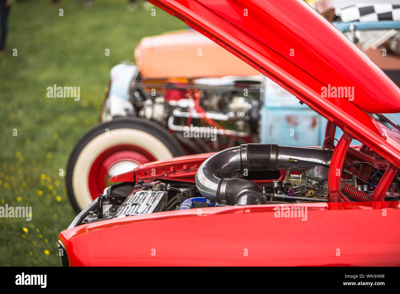 Car hood open hi-res stock photography and images - Alamy