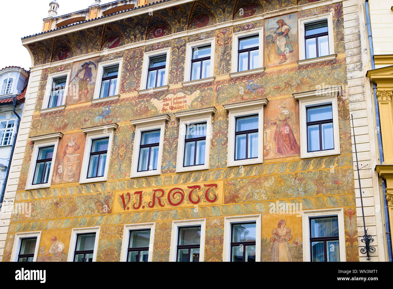 Rott building hi-res stock photography and images - Alamy