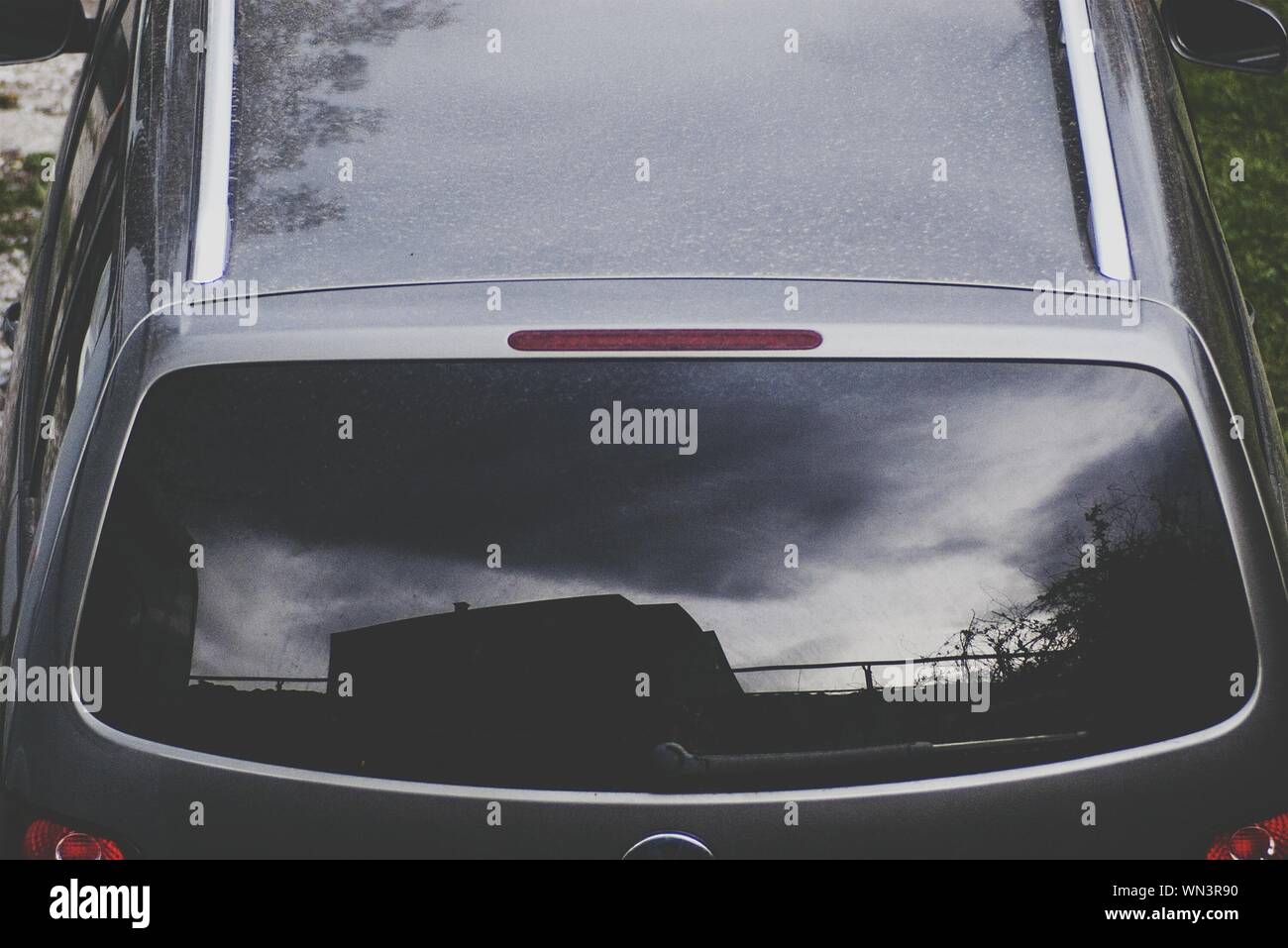 Reflection window storm hi-res stock photography and images - Alamy