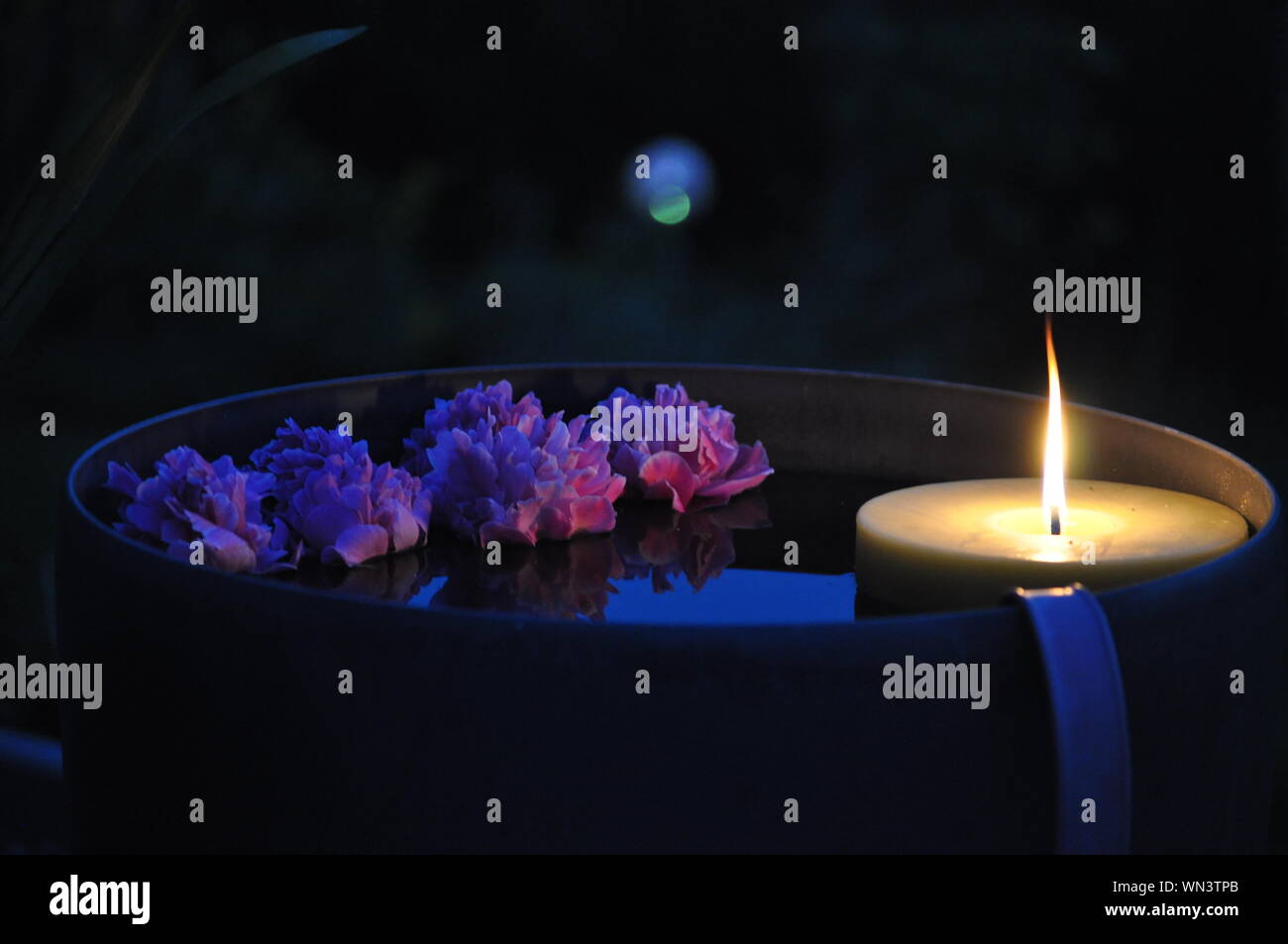 Floating candle hi-res stock photography and images - Alamy