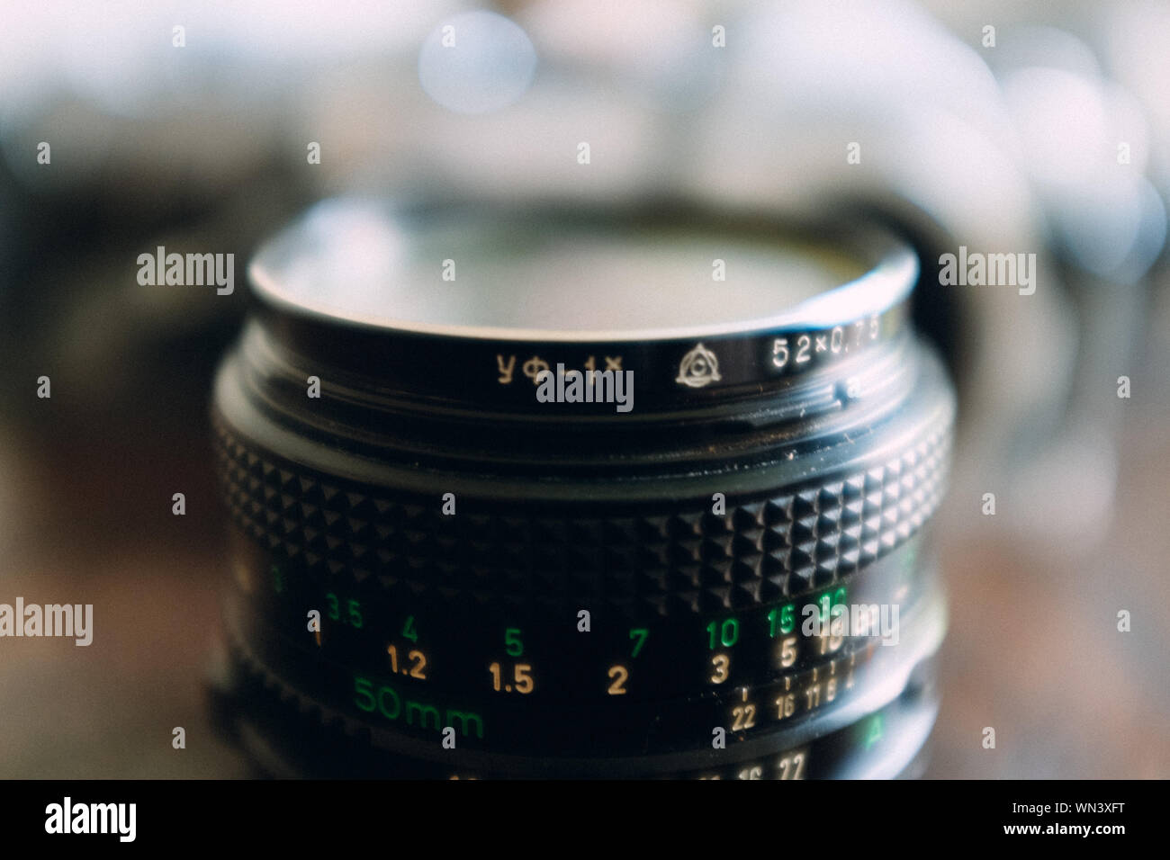 The camera and lens hi-res stock photography and images - Alamy