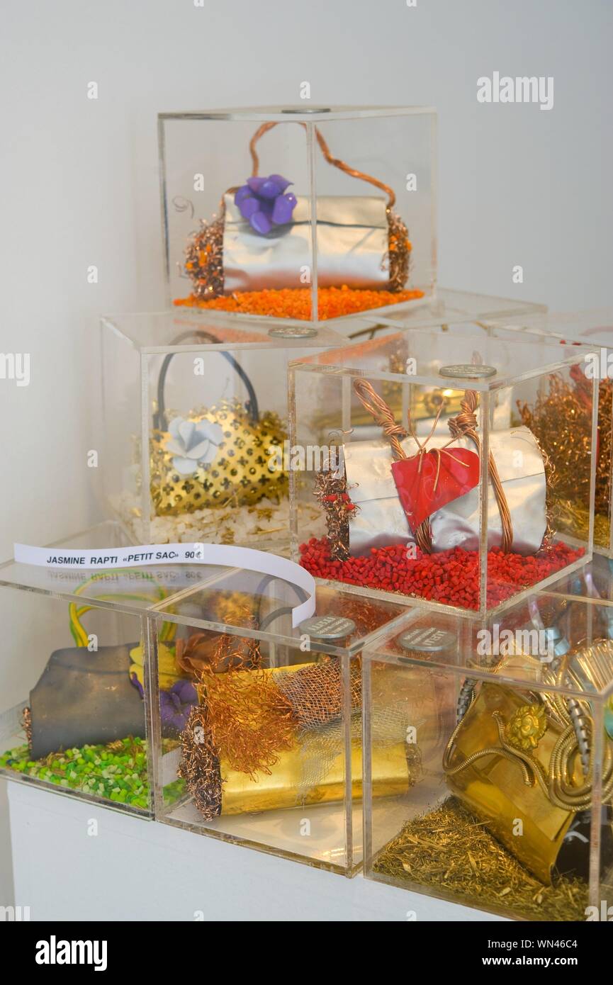 Paris, Gallerie 'Used but Useful', Kunst aus Recyclingmaterial - Paris ...