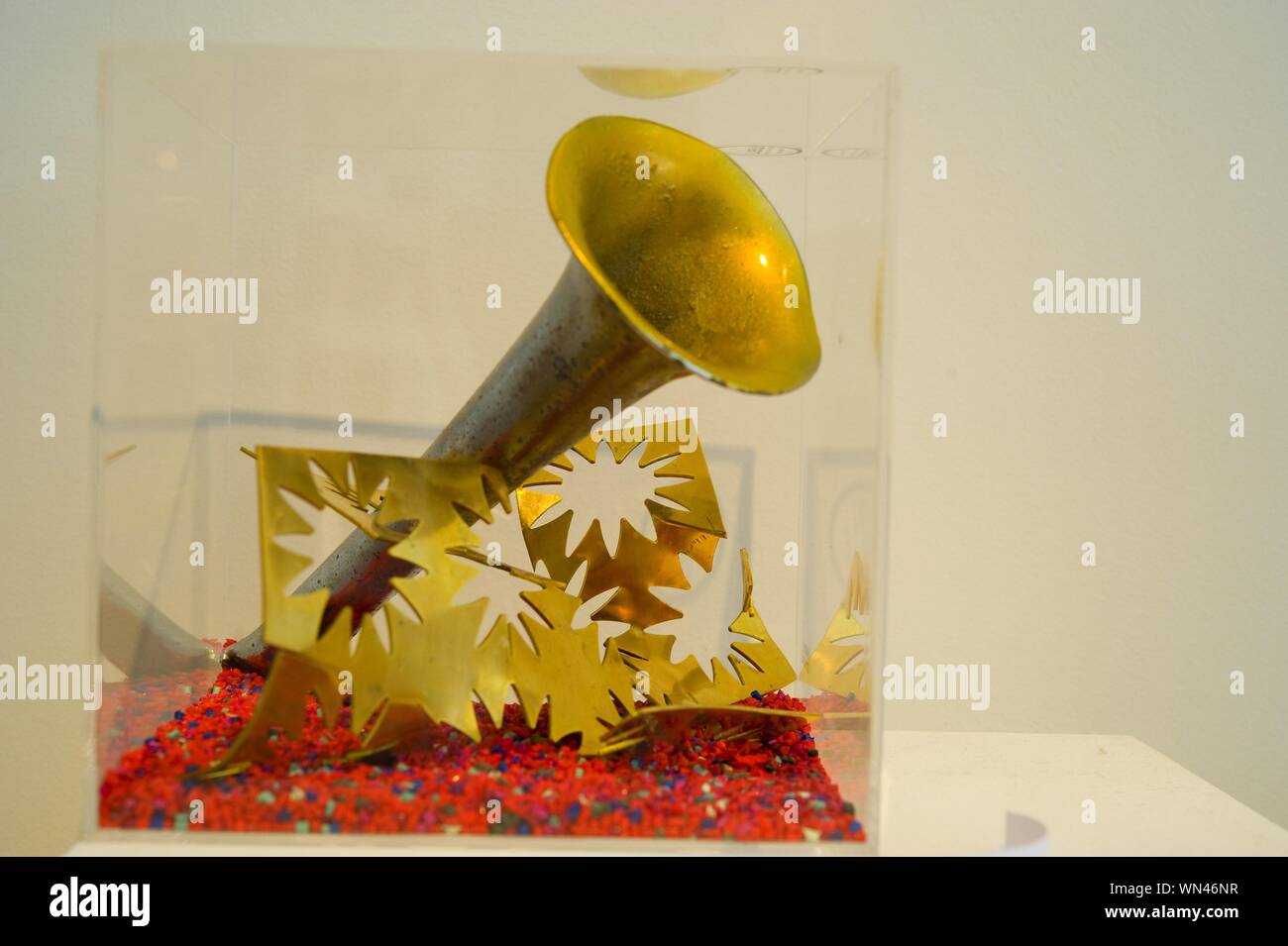 Paris, Gallerie 'Used but Useful', Kunst aus Recyclingmaterial - Paris ...