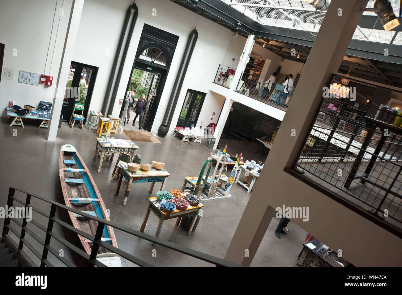 Paris, Designladen Merci - Paris, Design Shop Merci Stock Photo - Alamy