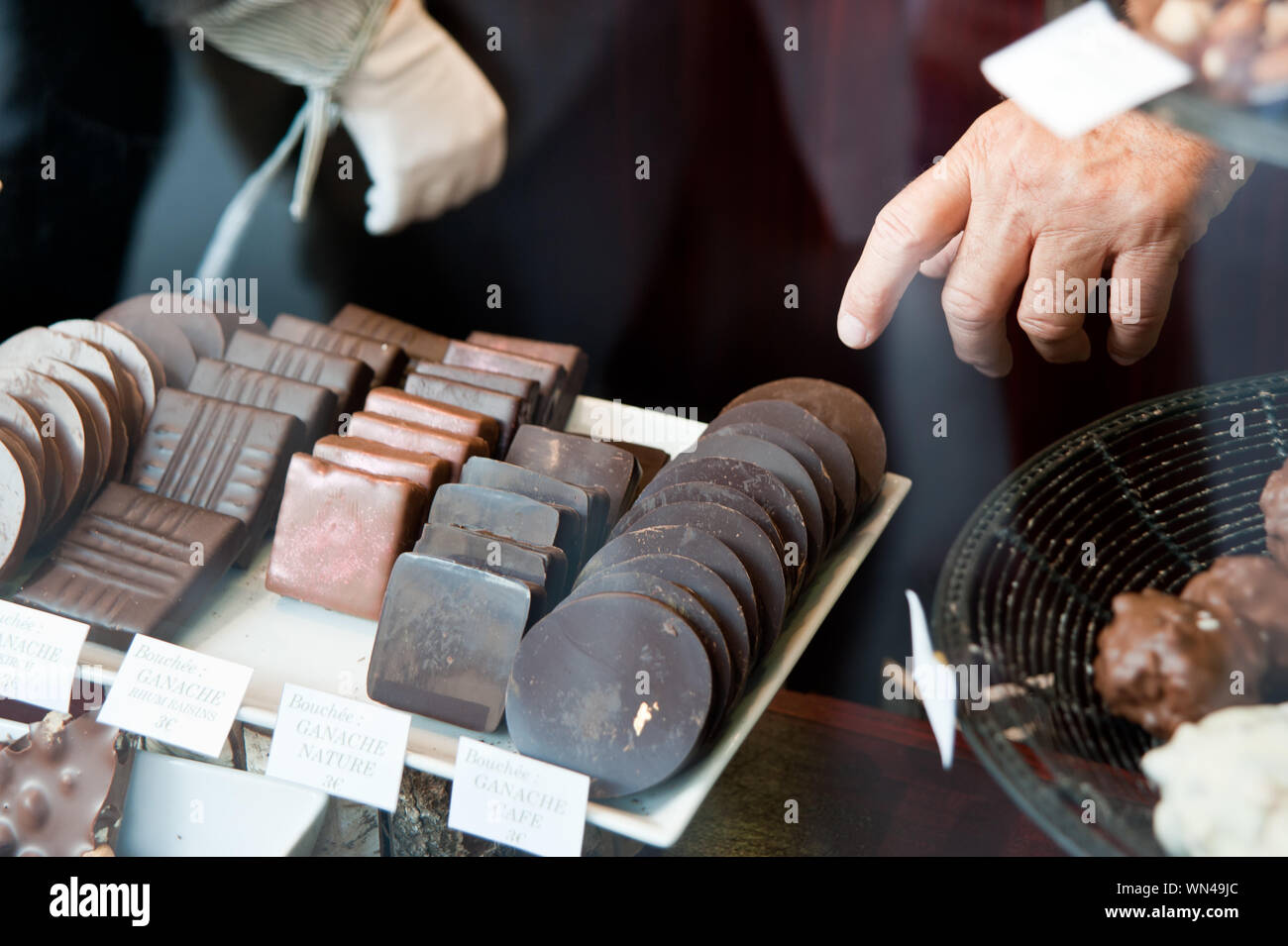Shopping french chocolatier shop hi-res stock photography and images ...