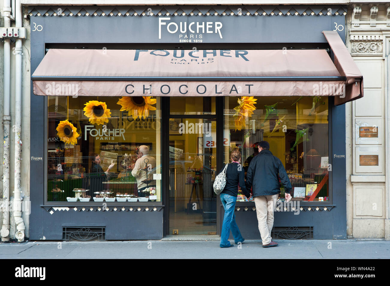 Paris, Chocolatier Foucher Stock Photo - Alamy