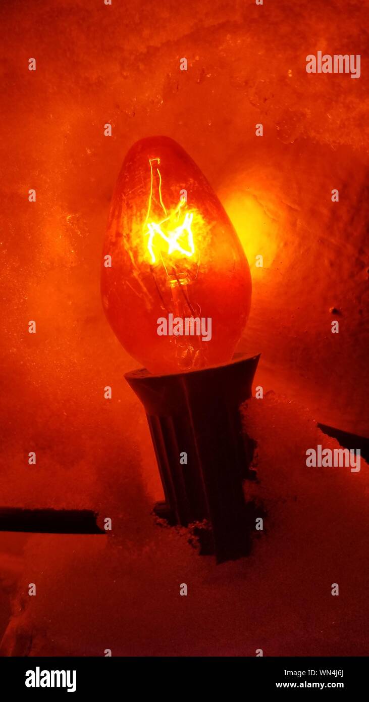 Red light bulb heat hi-res stock photography and images - Alamy
