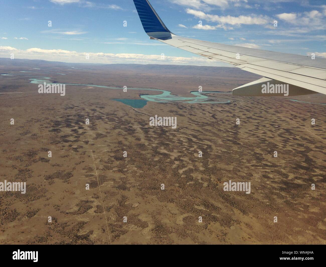 Aircraft land hi-res stock photography and images - Alamy