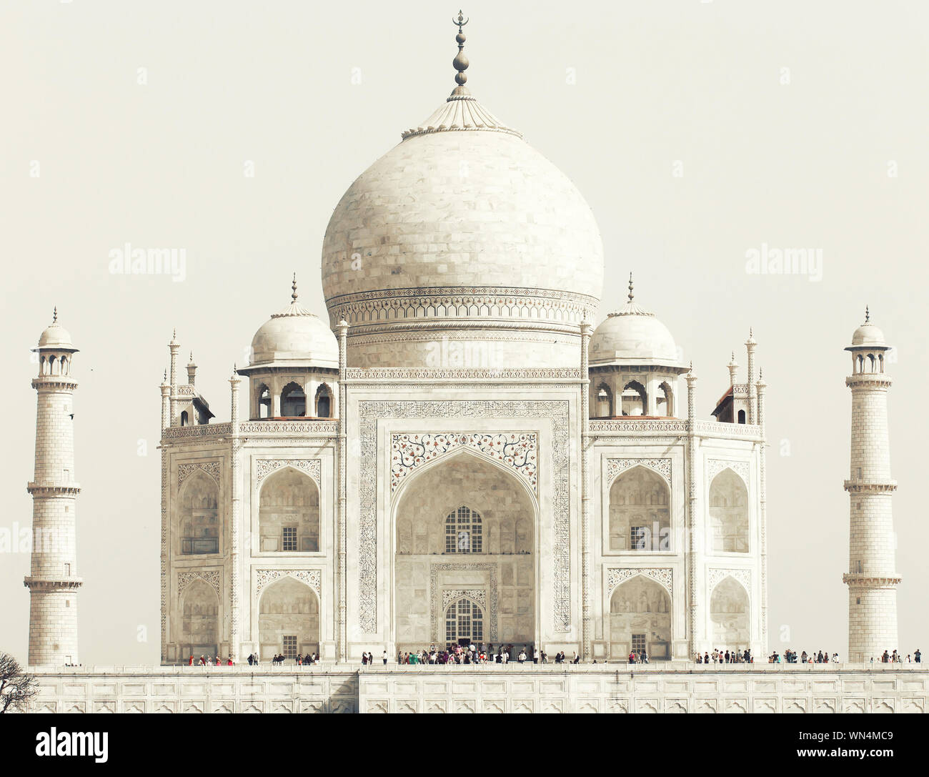 Taj mahal exterior hi-res stock photography and images - Alamy