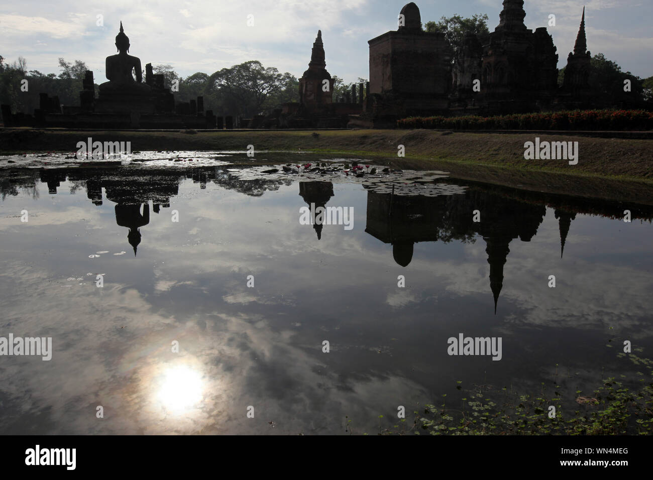 Cloud water temple hi-res stock photography and images - Alamy