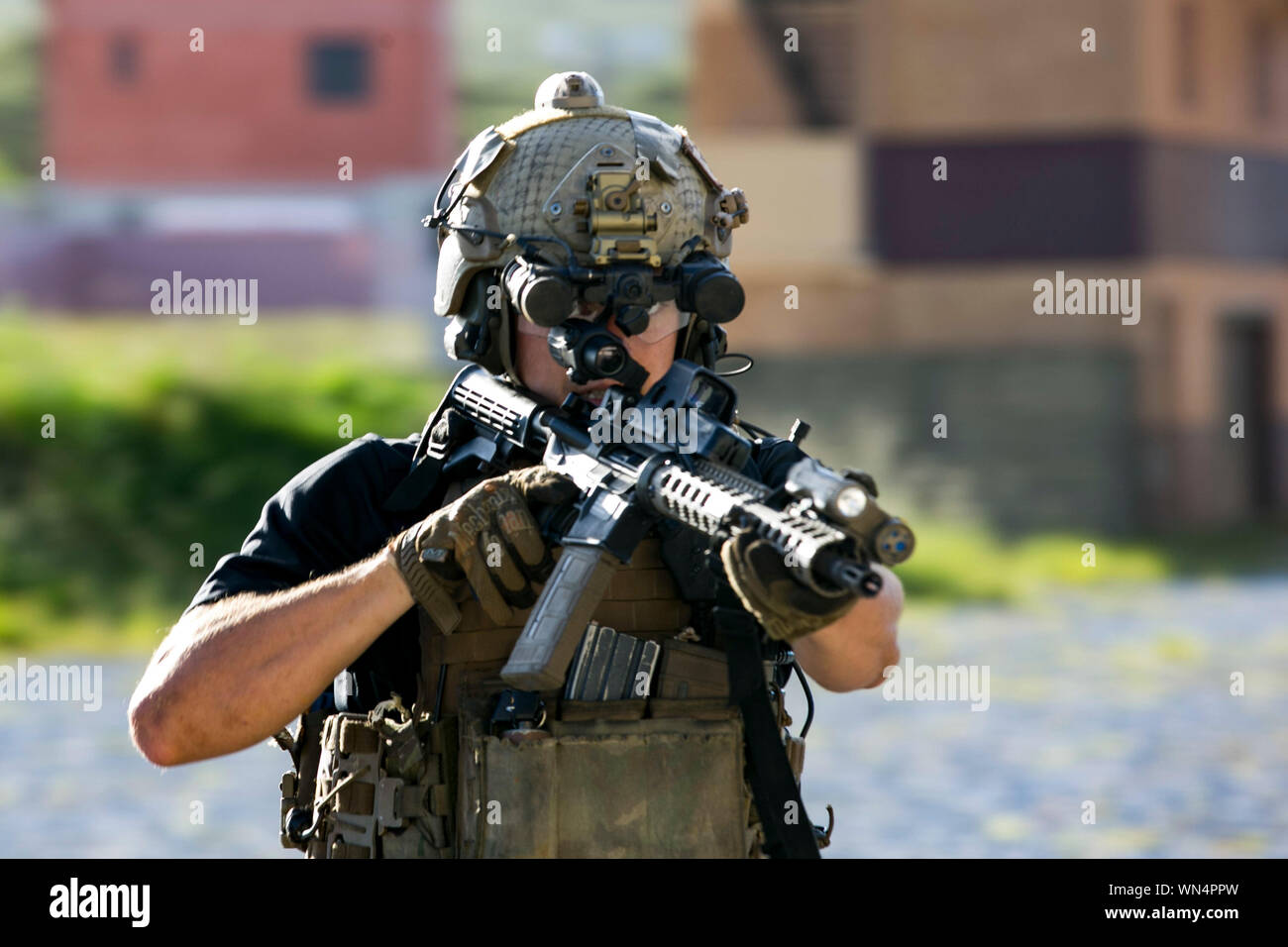 U.S. Marines with 3rd Reconnaissance Battalion, 3rd Marine Division ...