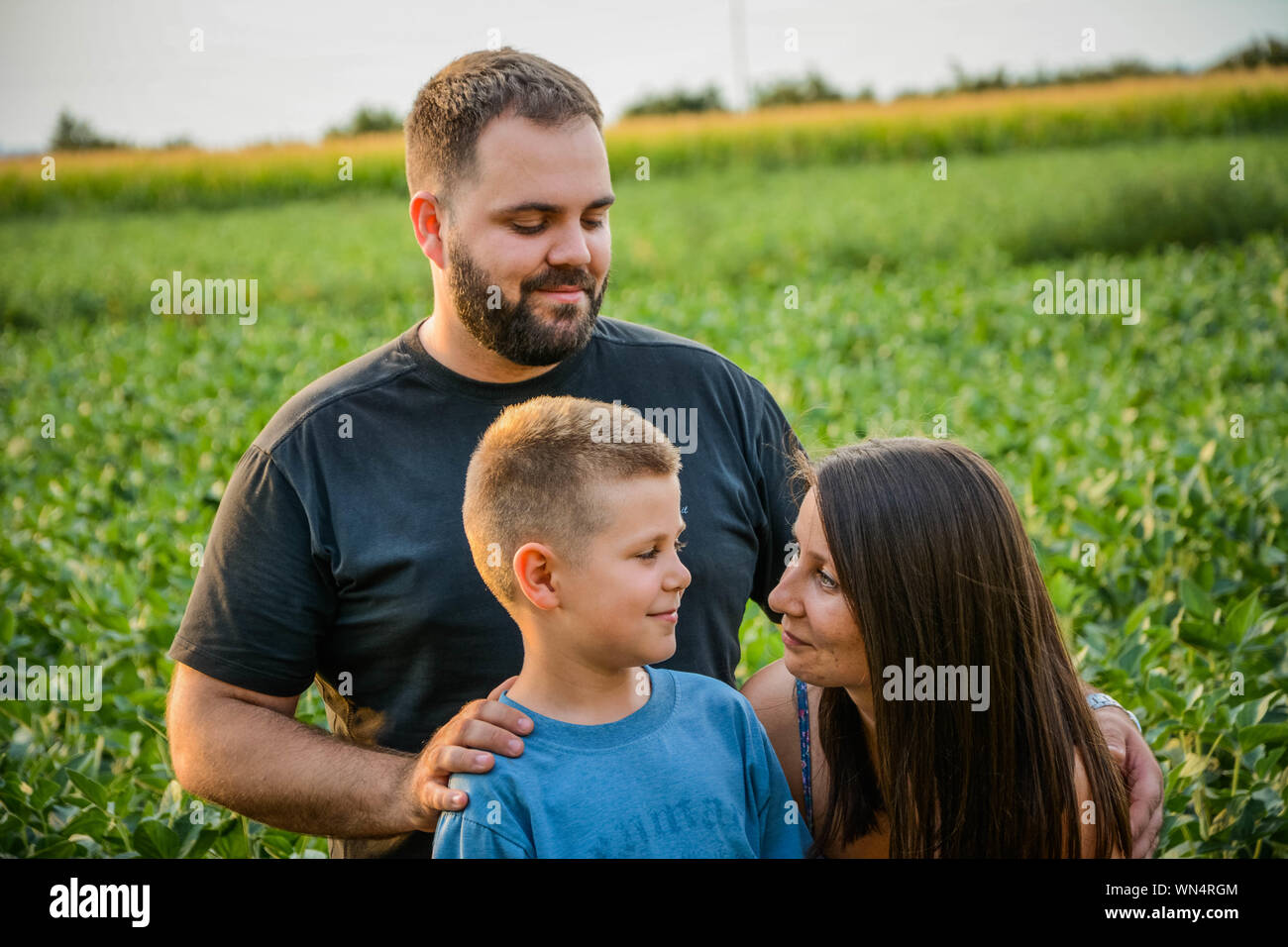 Family farm hi-res stock photography and images - Alamy