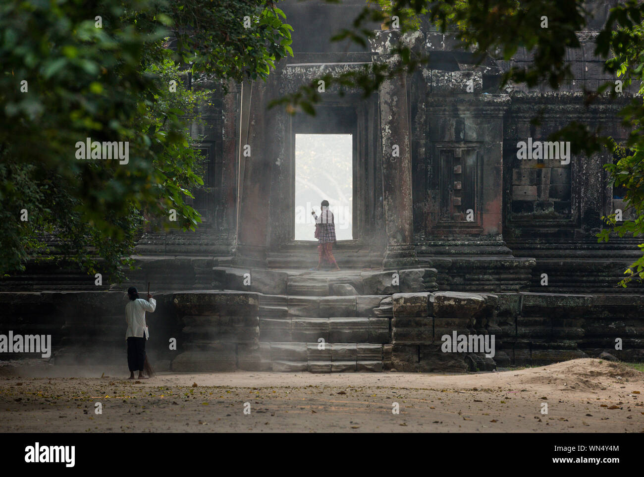 Sweeping steps hi-res stock photography and images - Alamy