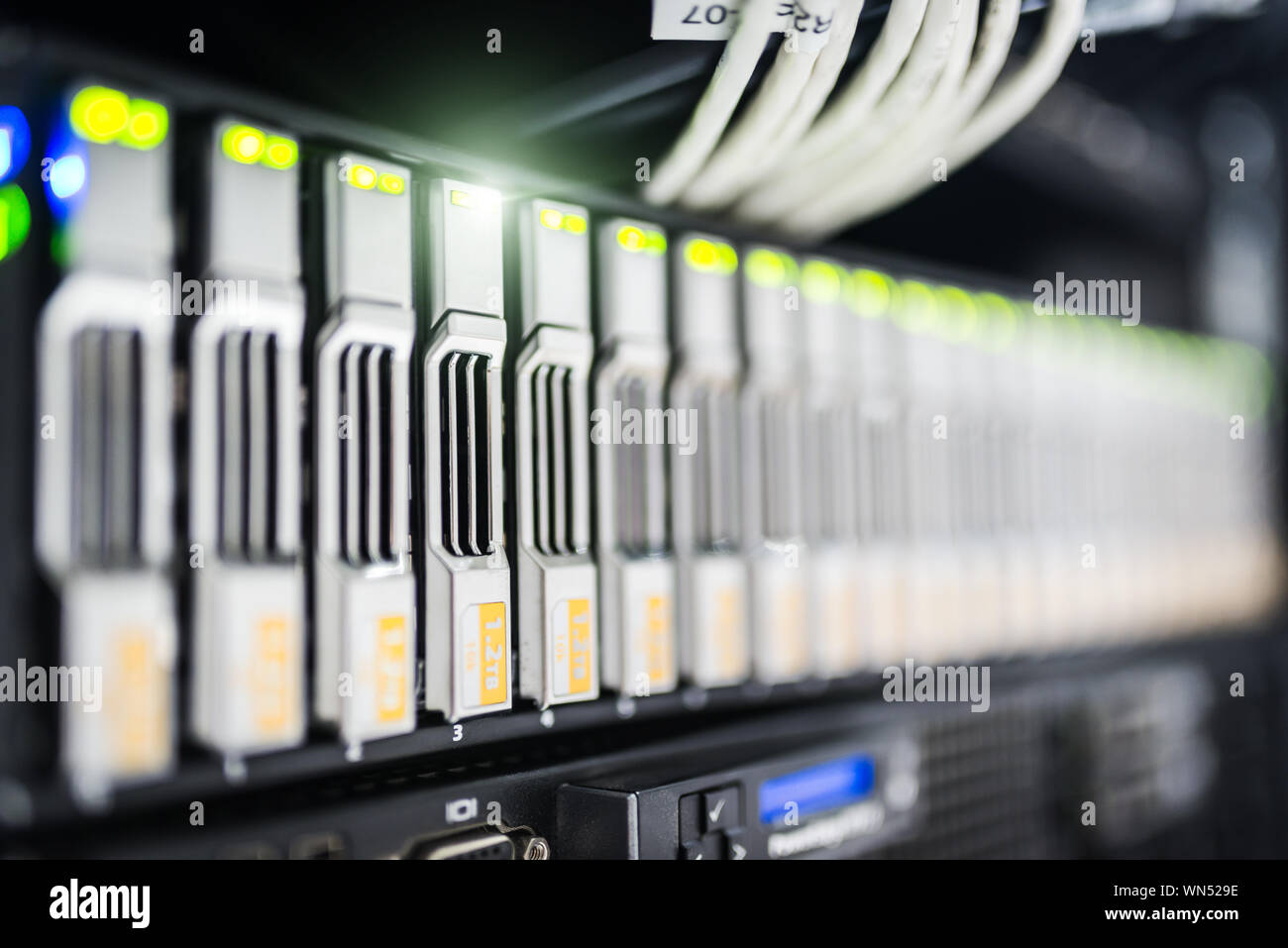 Electrical components hi-res stock photography and images - Alamy