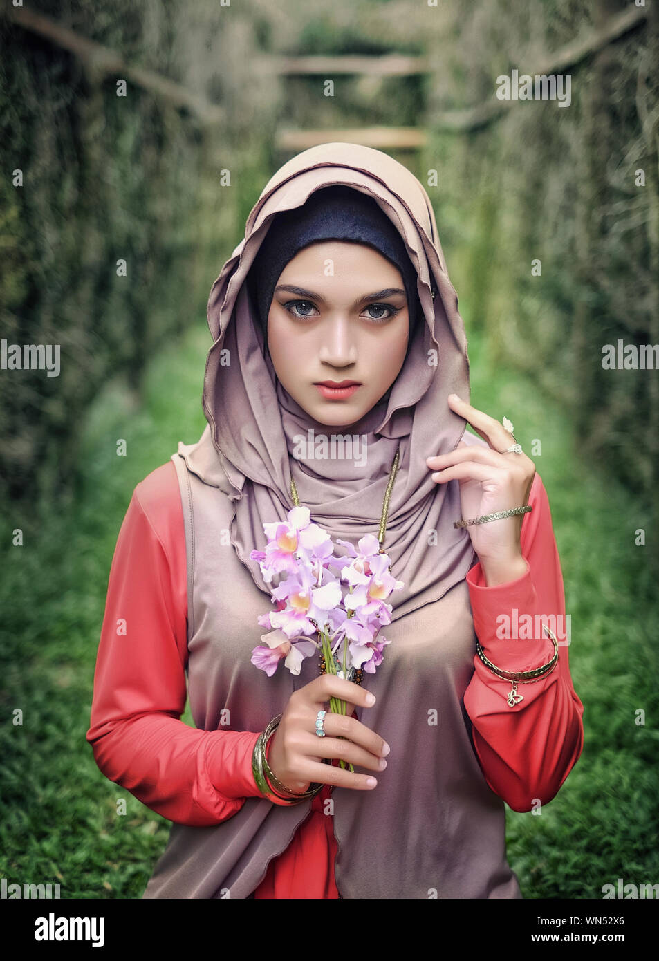 Serious young woman hi-res stock photography and images - Alamy