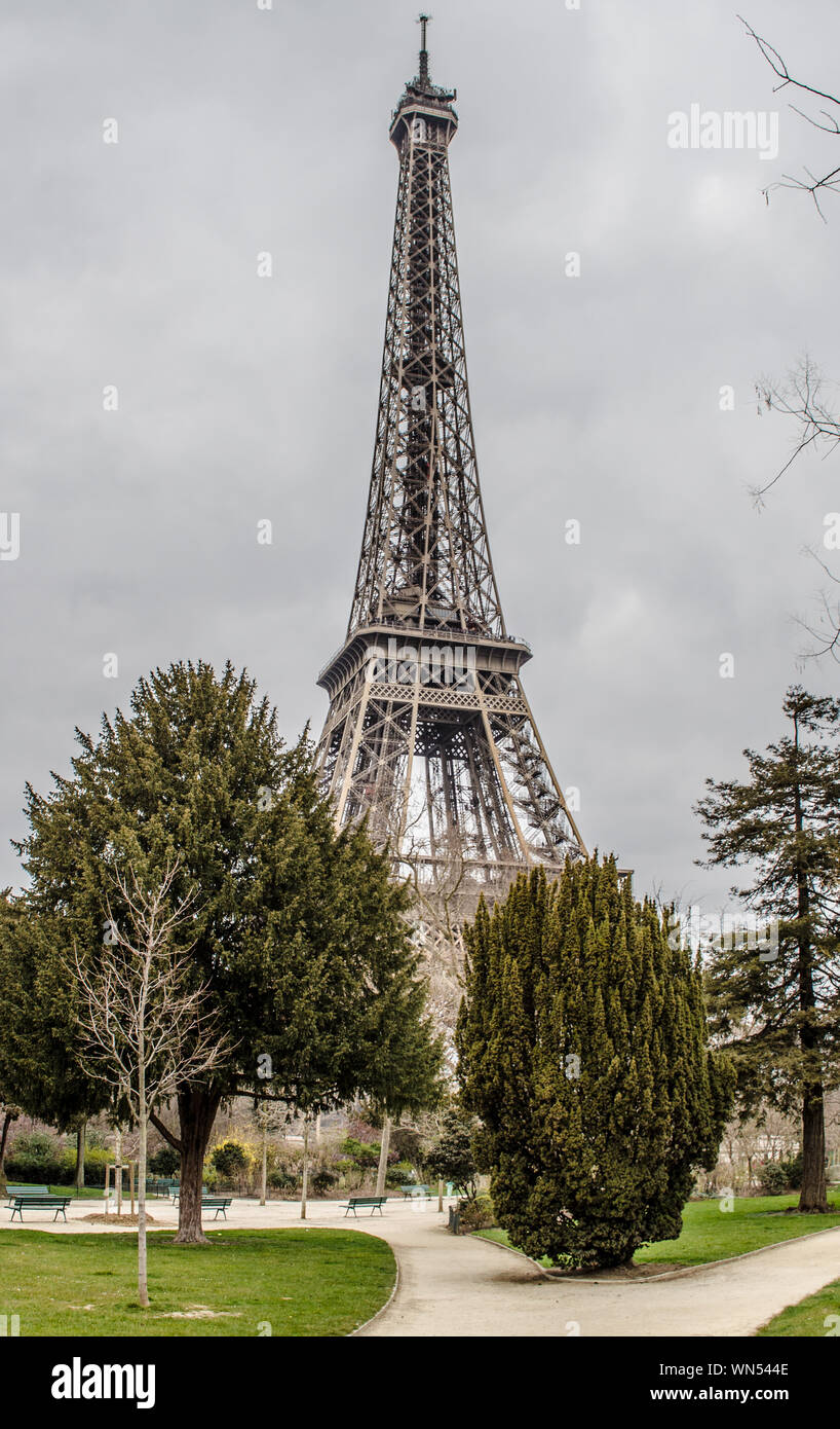 Eiffel summer hi-res stock photography and images - Alamy