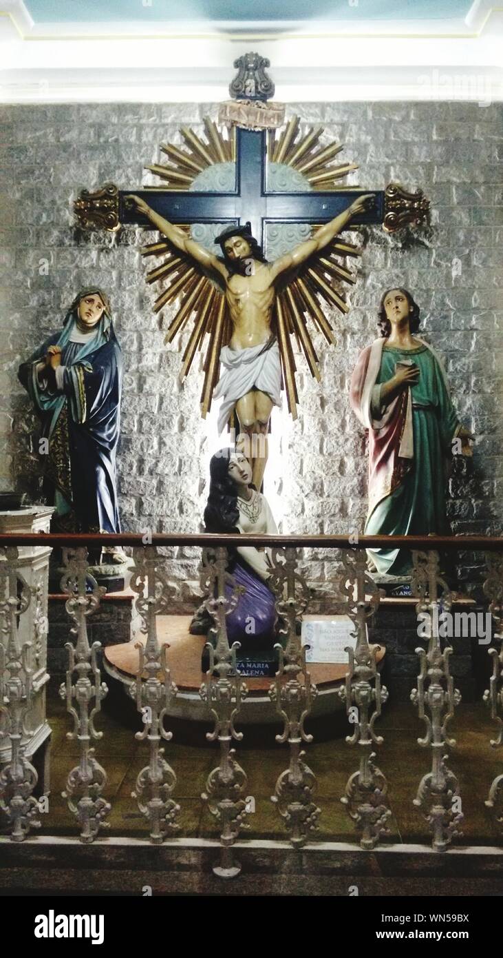 Crucifix church hi-res stock photography and images - Alamy