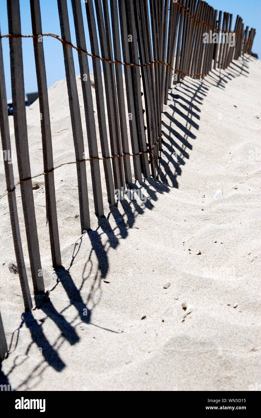Wooden fence beach hi-res stock photography and images - Alamy