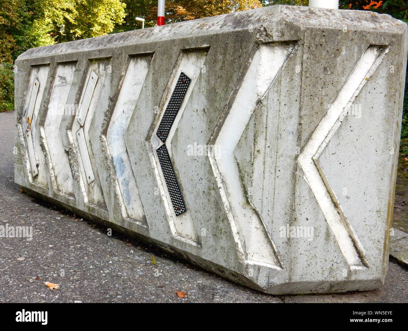 Arrow Block High Resolution Stock Photography and Images - Alamy