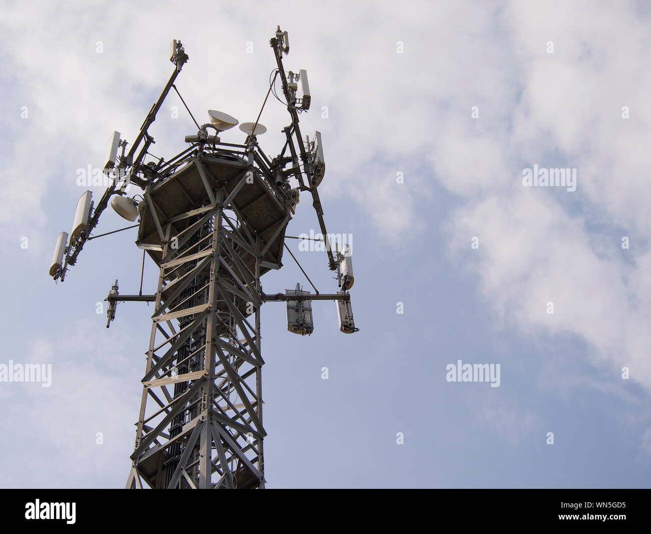 Telecommunications equipment repeater tower hi-res stock photography ...