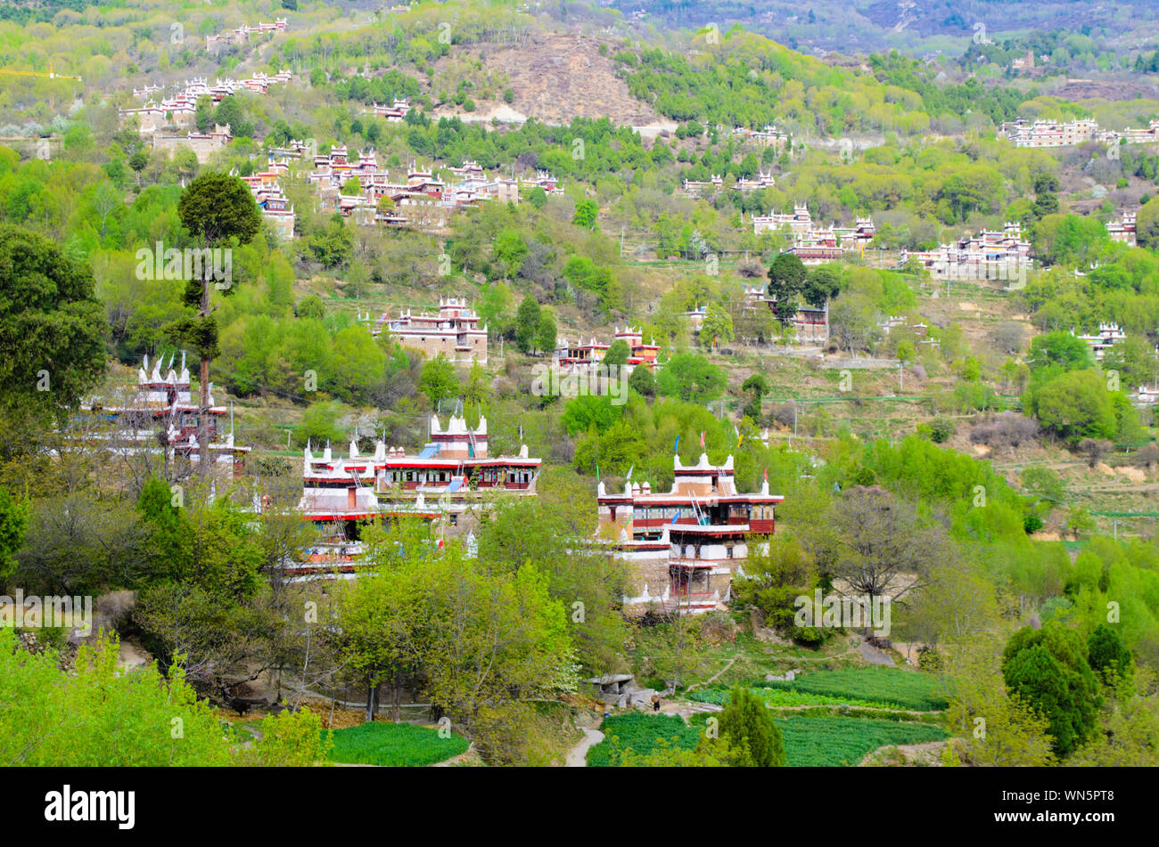 Tibetan view hi-res stock photography and images - Alamy