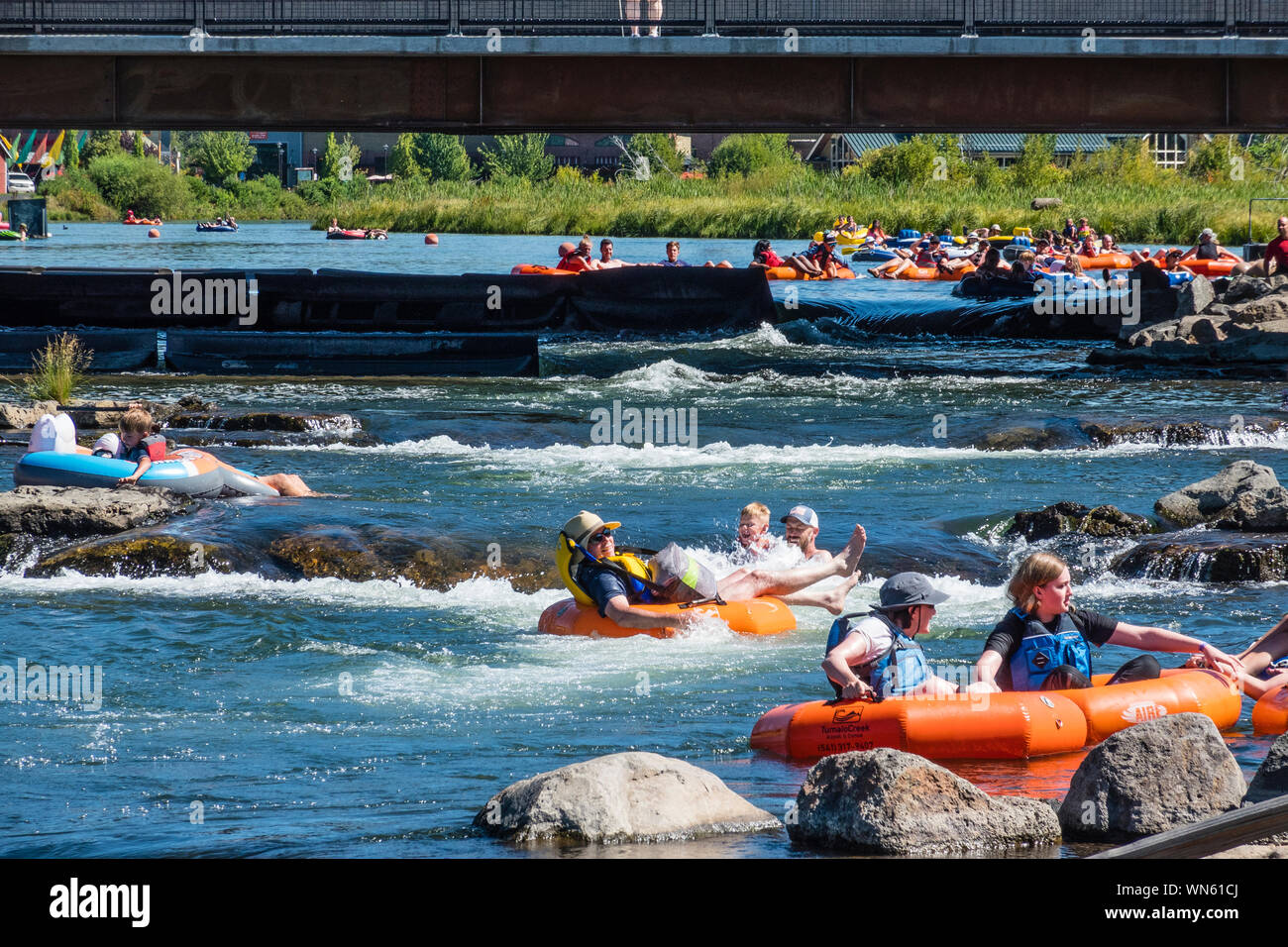 Tubing in the Deschutes River in Bend, Oregon Stock Photo - Alamy