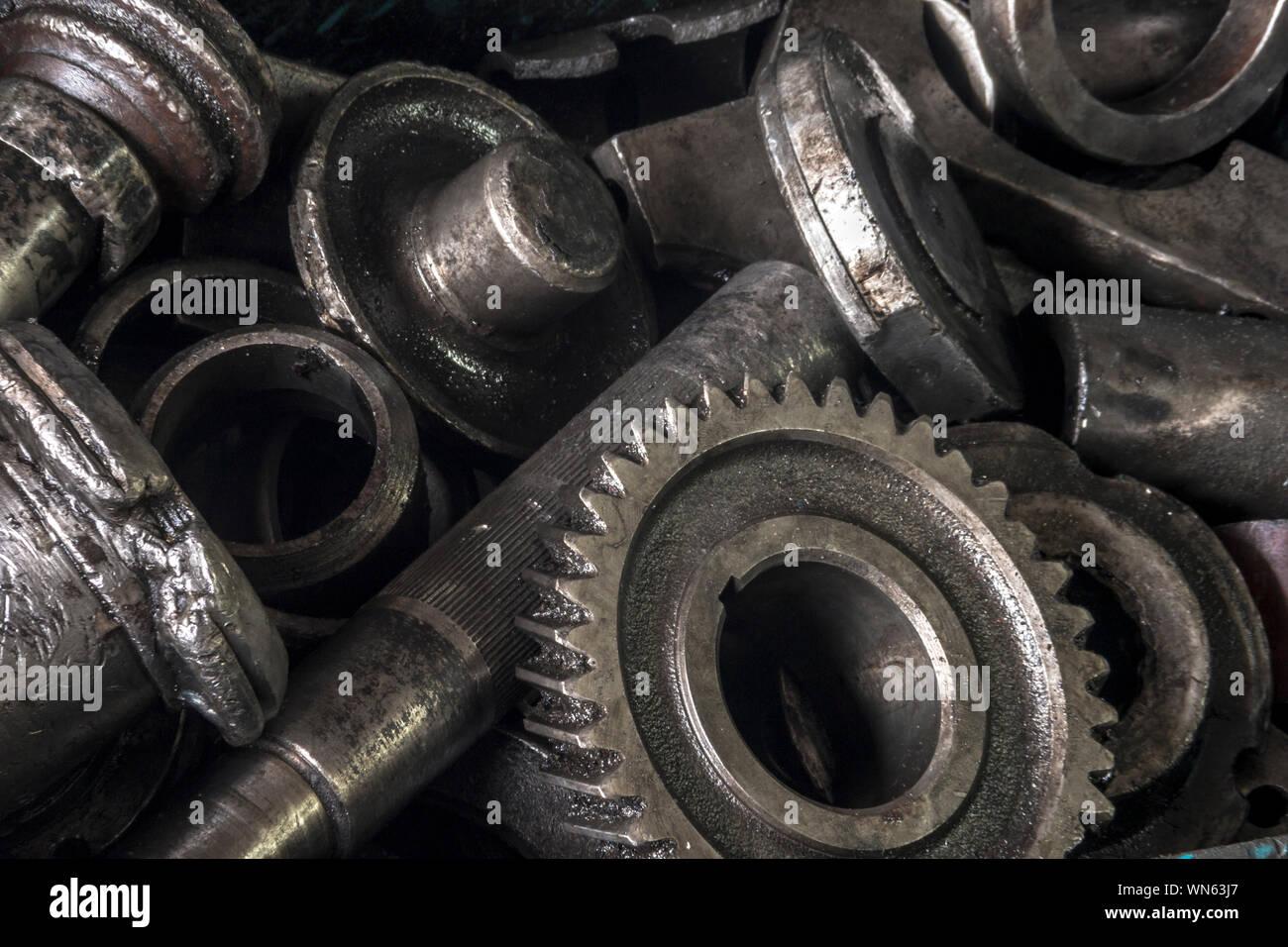 Gear manufacturing hi-res stock photography and images - Alamy