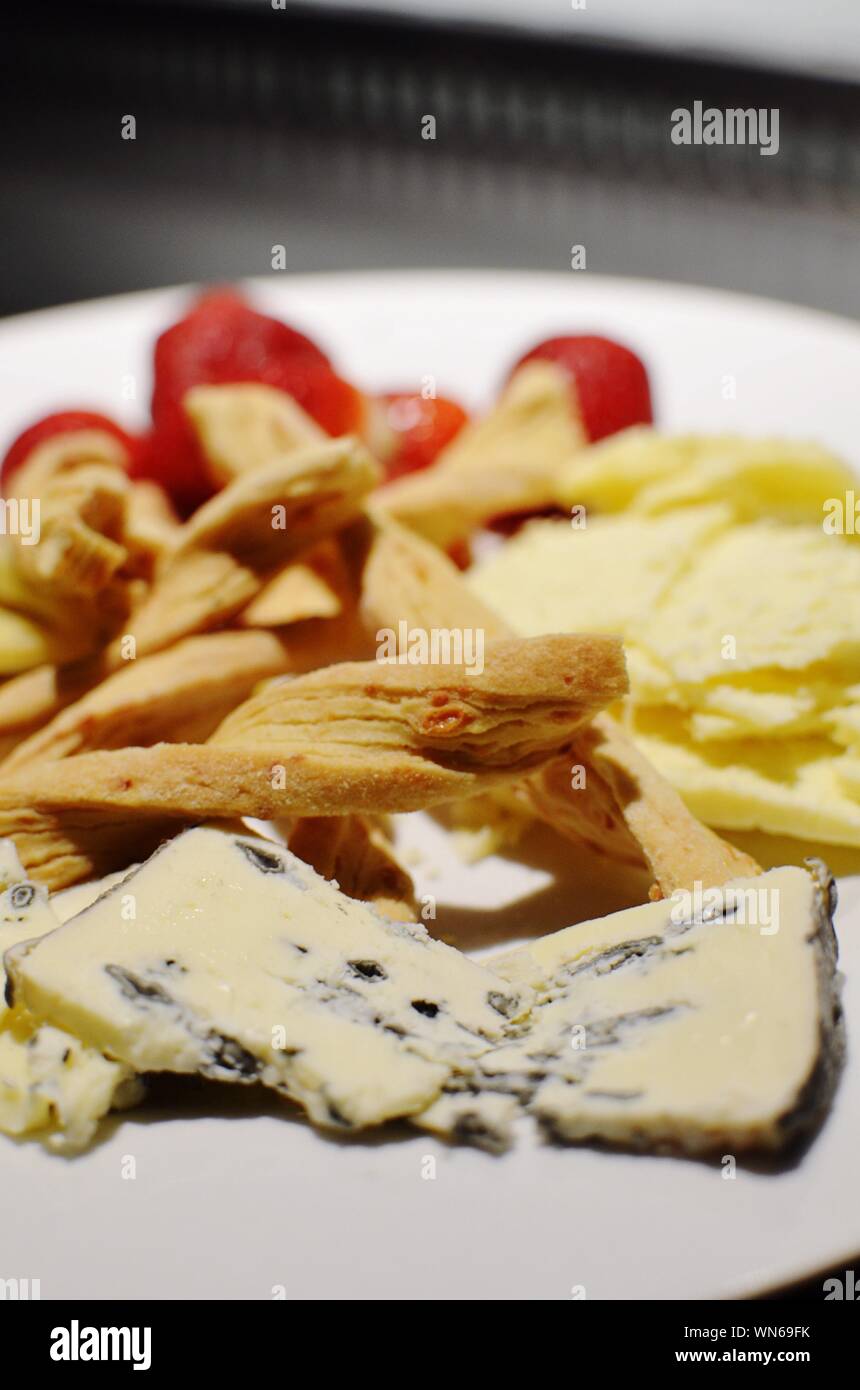 Crackers plate hi-res stock photography and images - Alamy