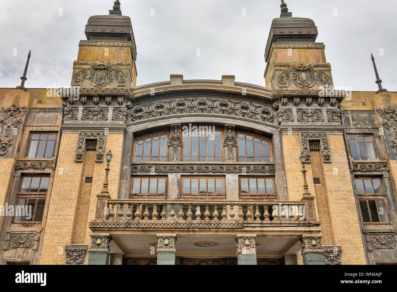 Opera house baku azerbaijan hi-res stock photography and images - Alamy