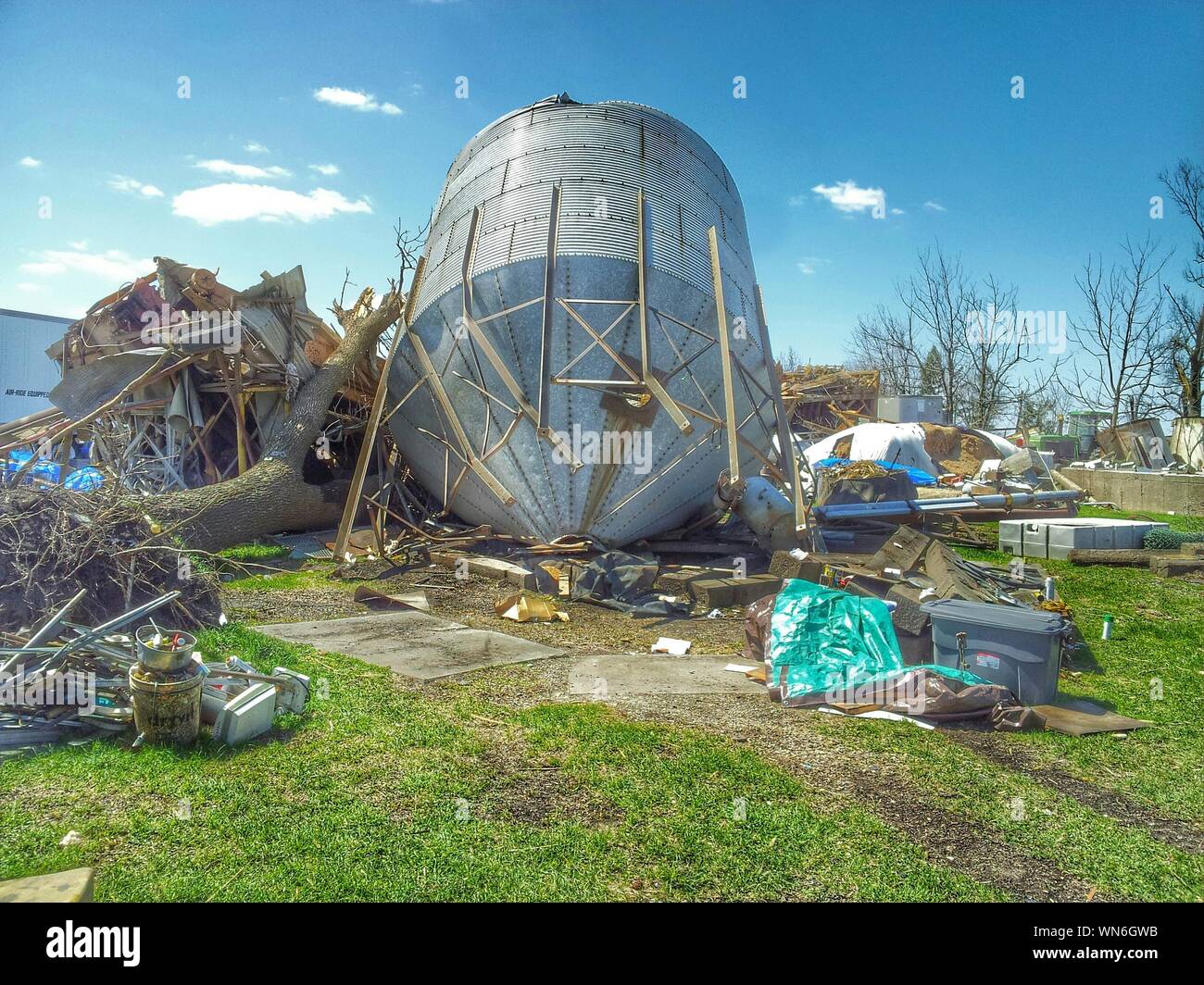 Storage tank broken hi-res stock photography and images - Alamy