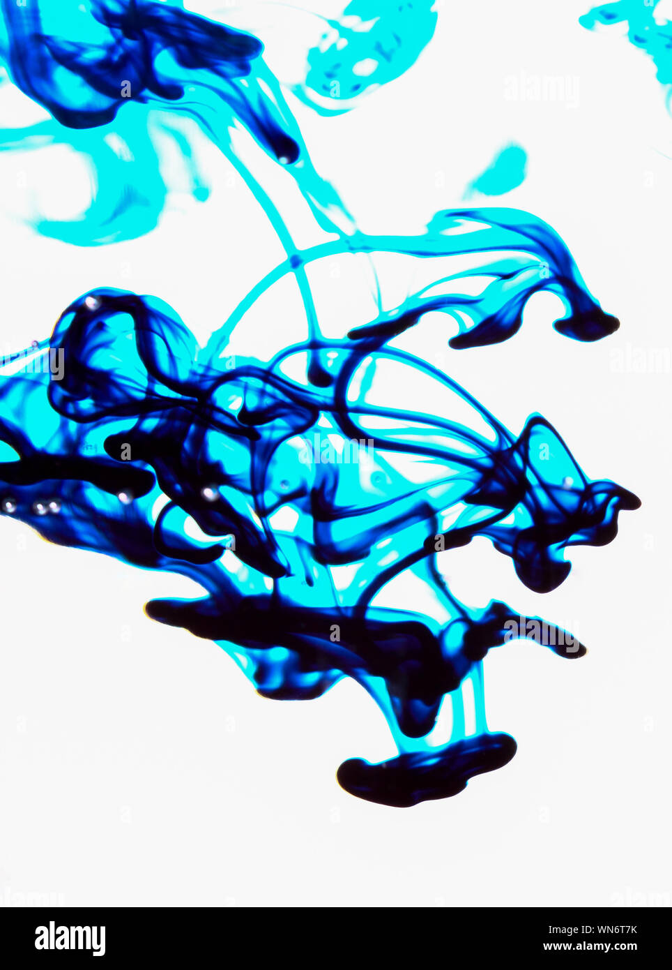 Dye in water hi-res stock photography and images - Alamy