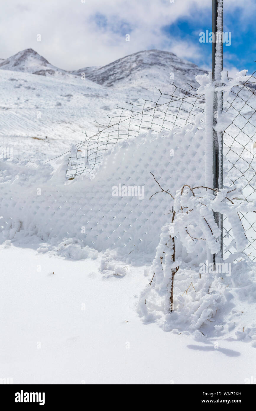 Elborz mountains hi-res stock photography and images - Alamy