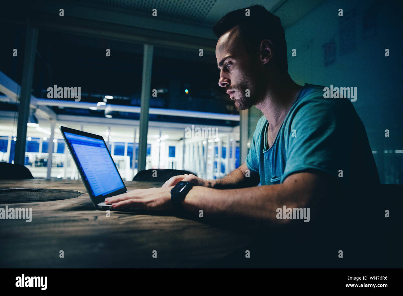 Shift working hi-res stock photography and images - Alamy