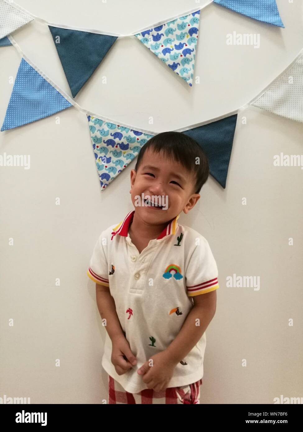 Indian boy crying hi-res stock photography and images - Alamy