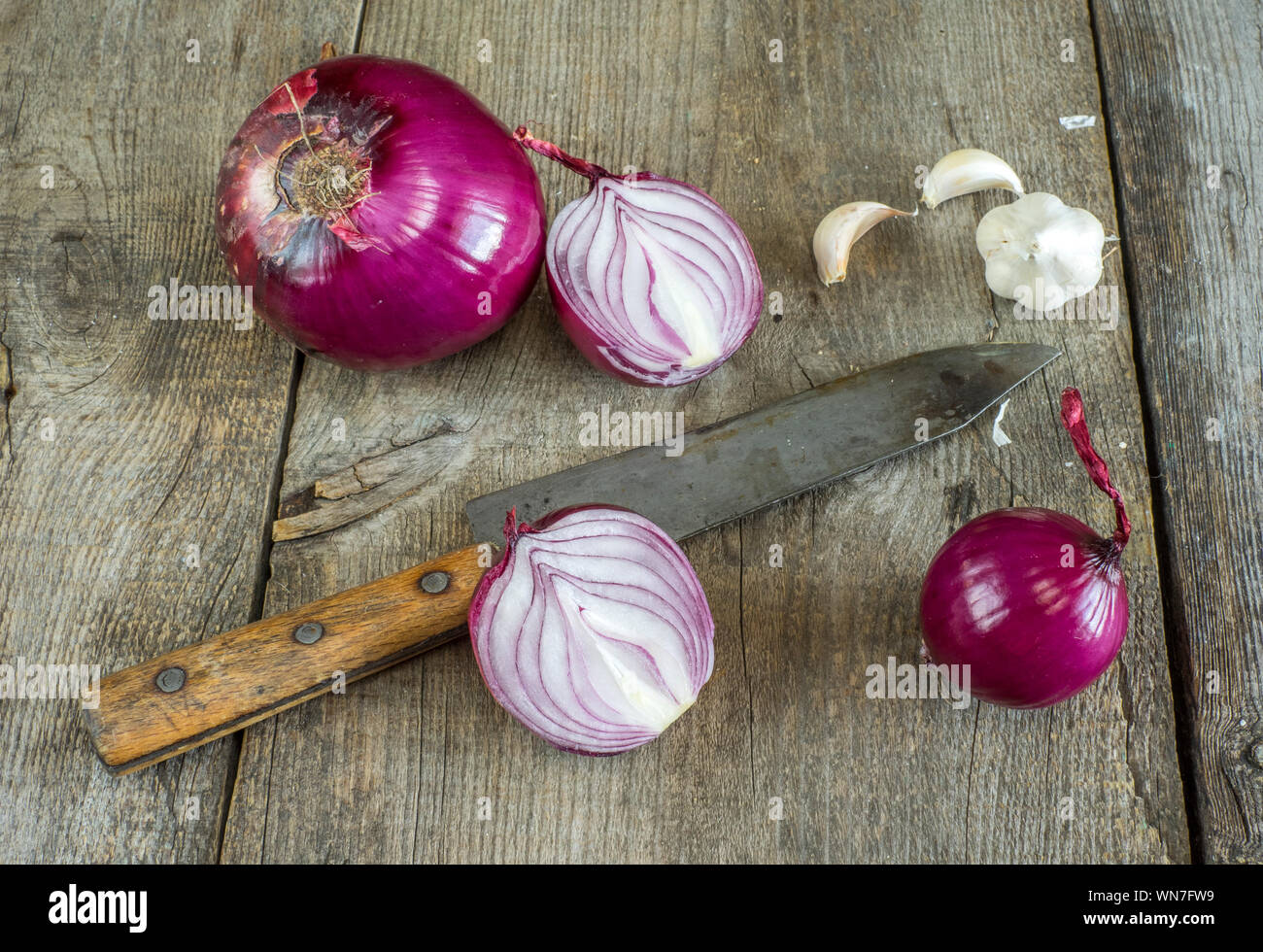Garlic cross section hi-res stock photography and images - Alamy
