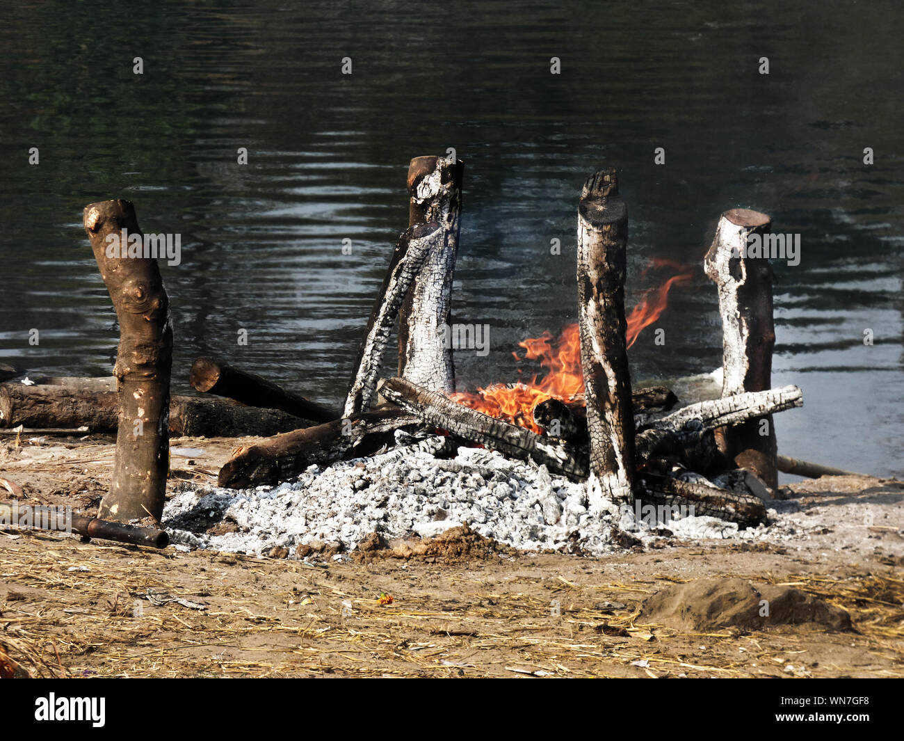 Cremation ash hi-res stock photography and images - Alamy