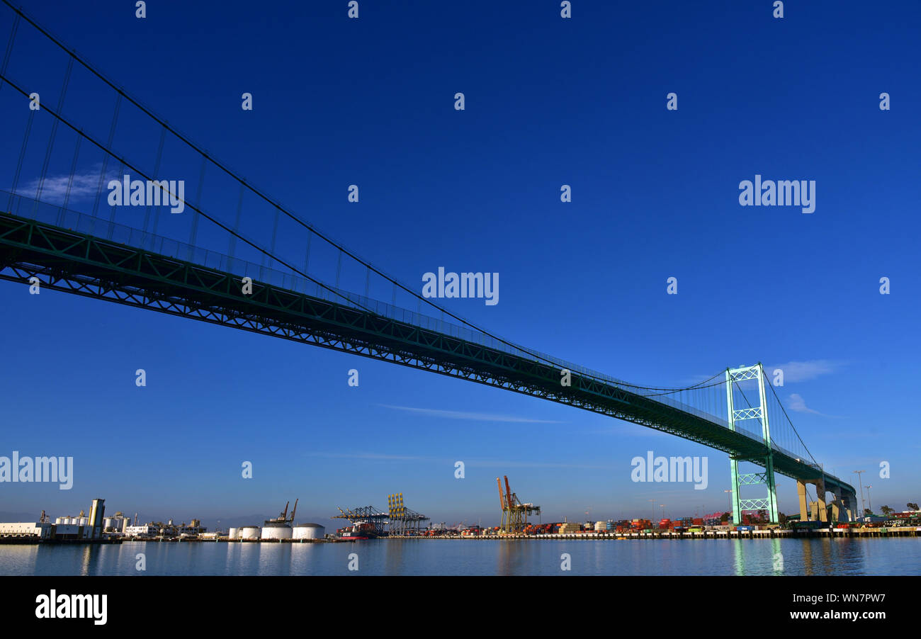 Vincent thomas bridge hi-res stock photography and images - Alamy