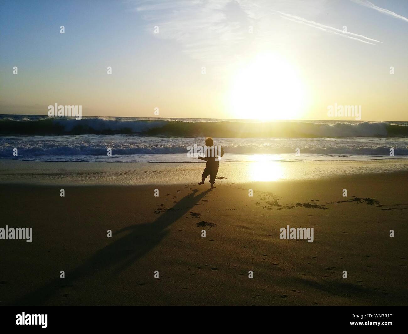 Kid beach hi-res stock photography and images - Alamy