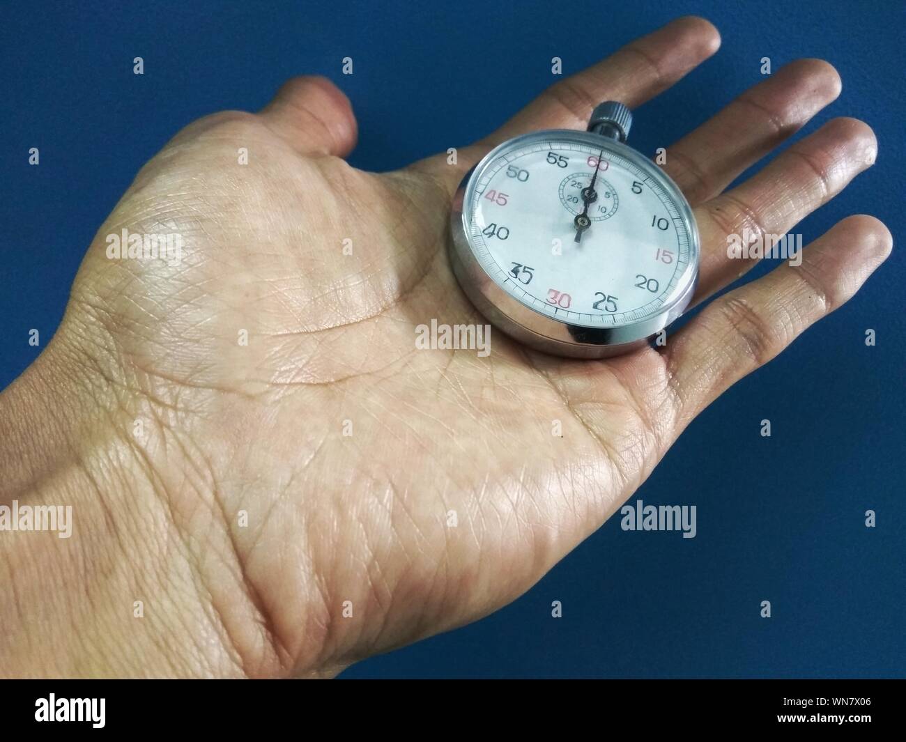 Hand stopwatch hi-res stock photography and images - Alamy
