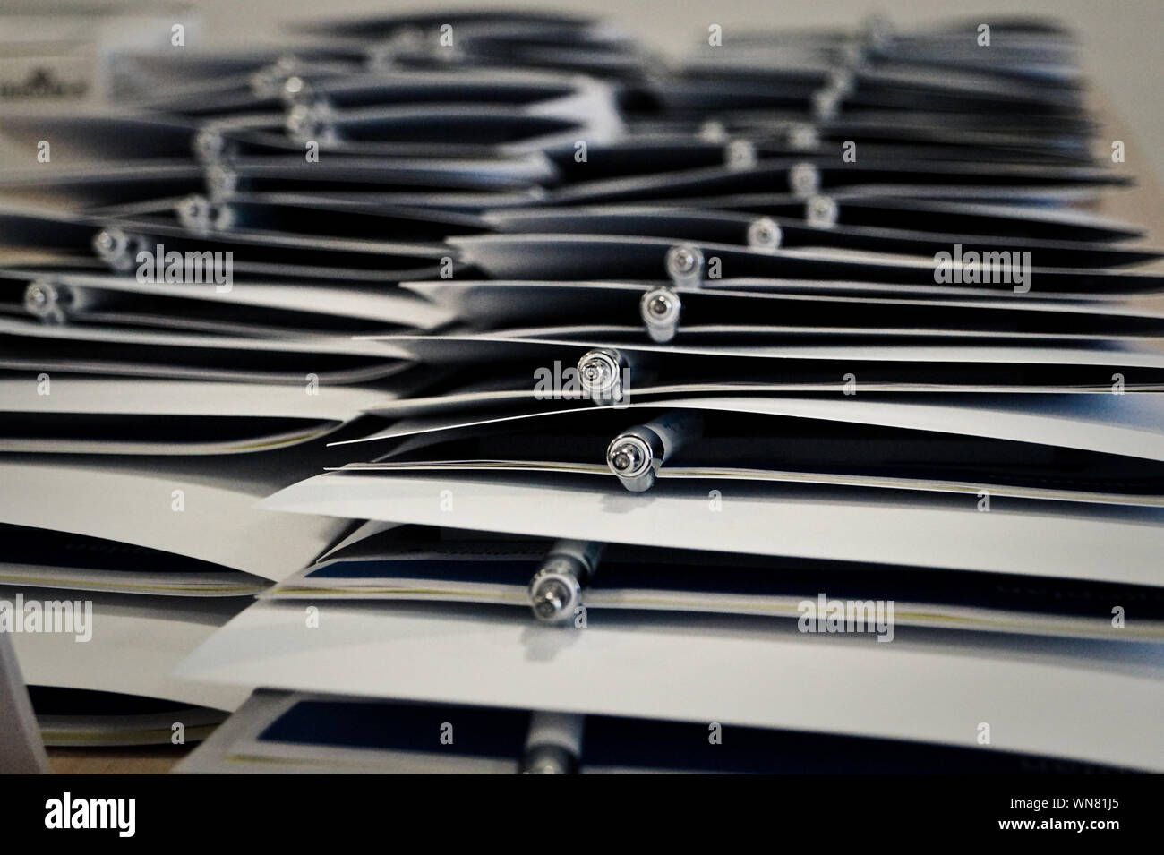 Files on desk hi-res stock photography and images - Alamy