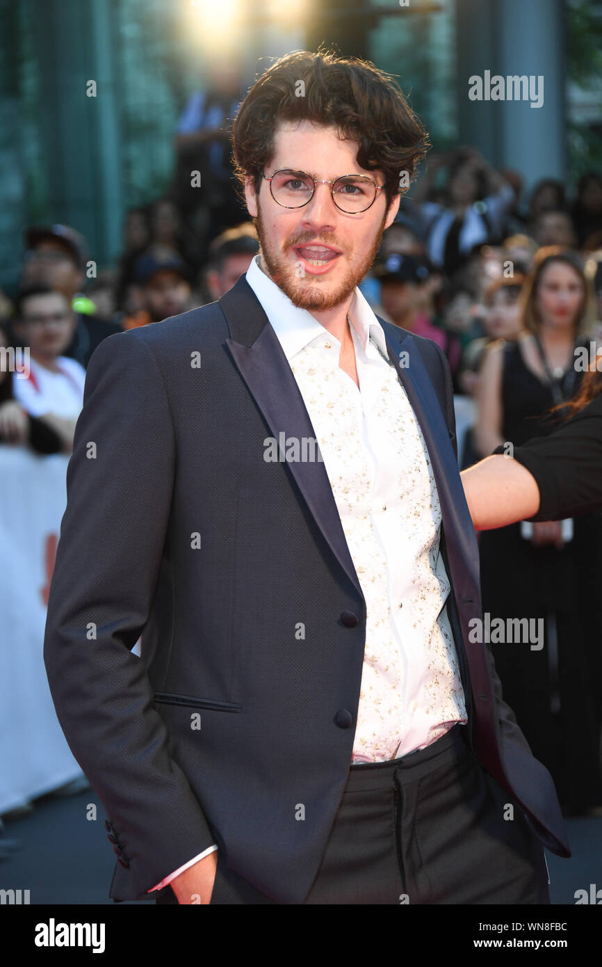 Daniel roher hi-res stock photography and images - Alamy