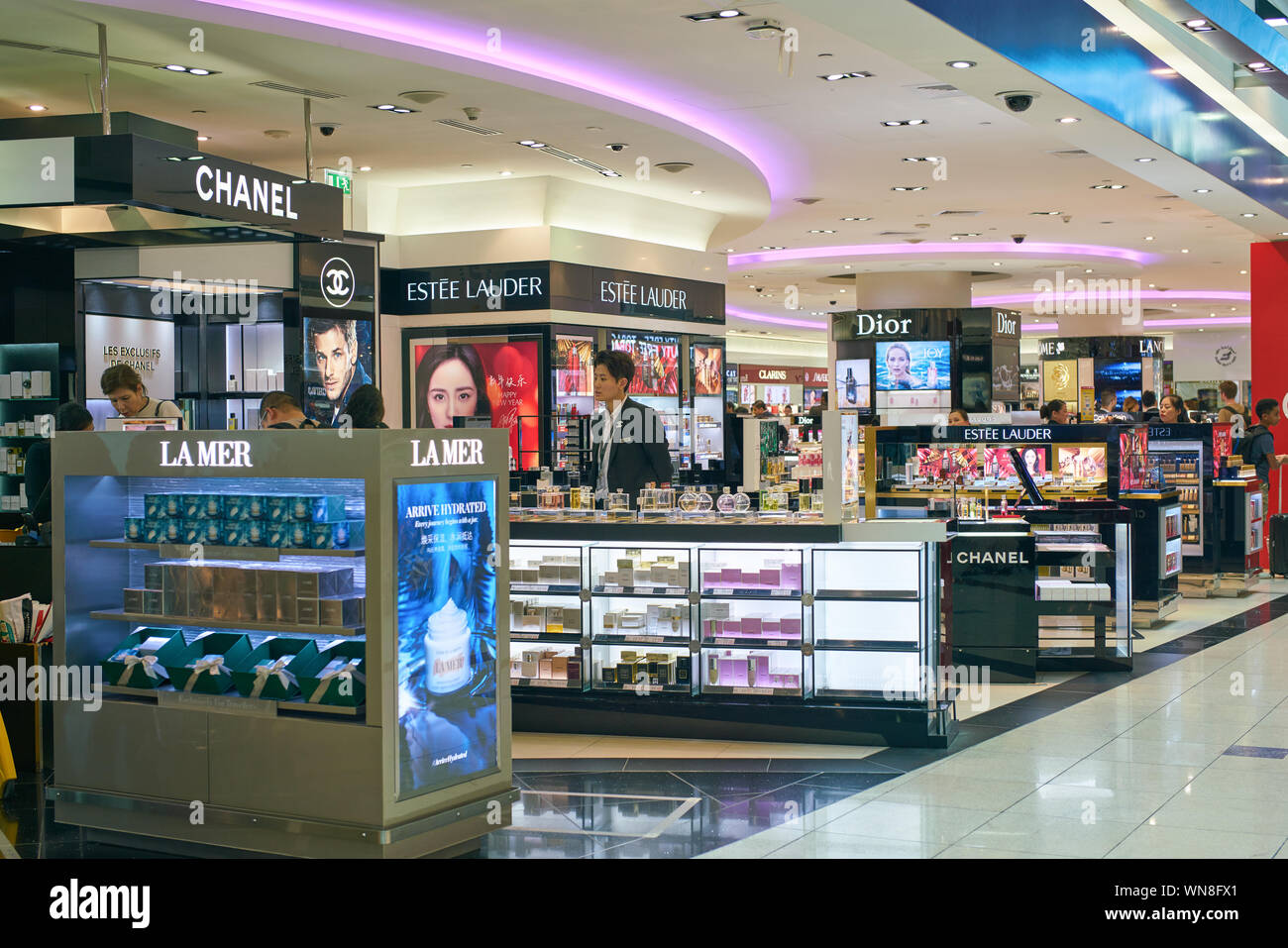 Dior store dubai hi-res stock photography and images - Alamy