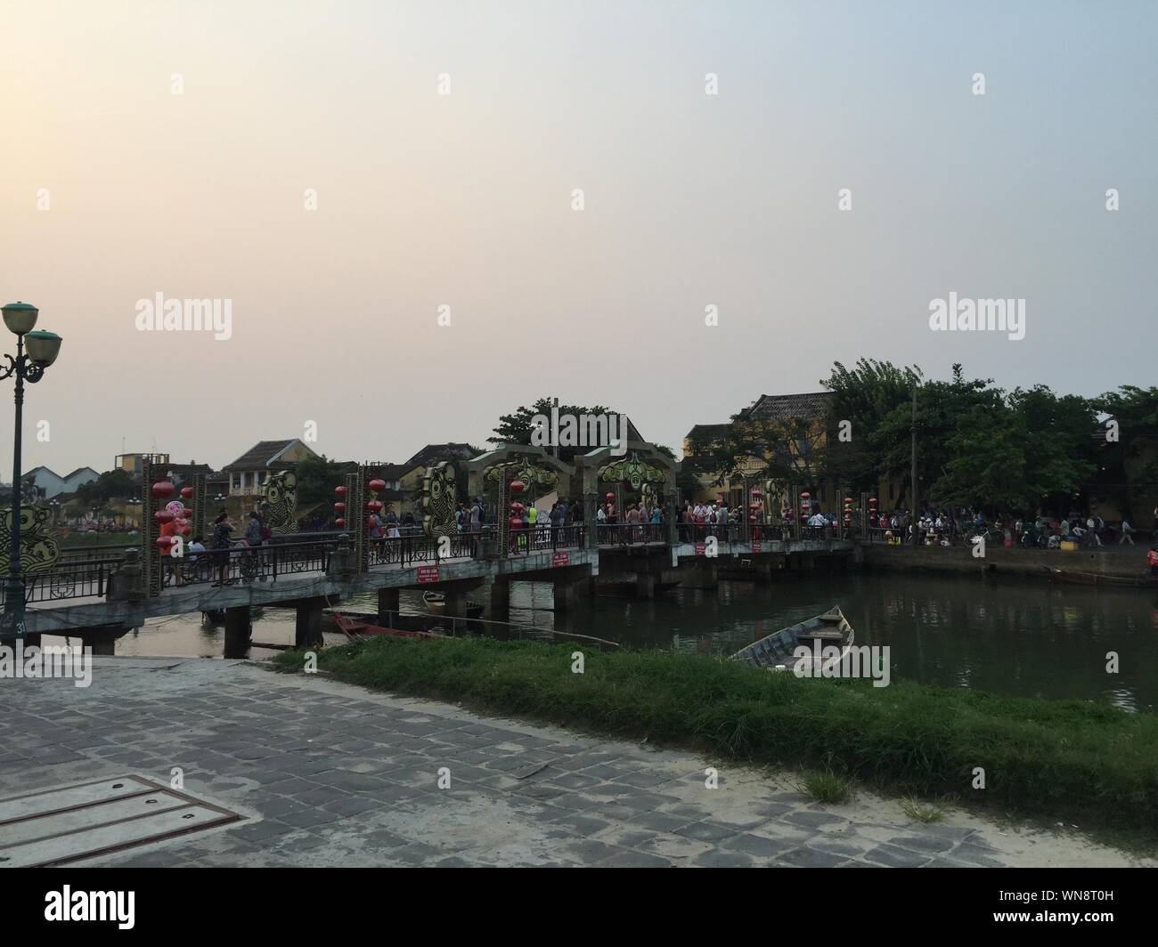Chinese footbridge hi-res stock photography and images - Alamy