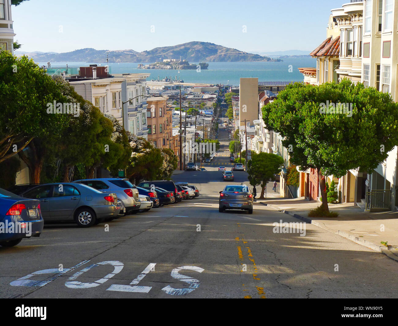 City town cars road hi-res stock photography and images - Alamy